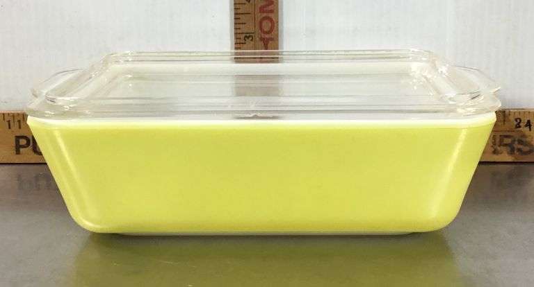 Vintage PYREX Refrigerator Dish - Sherwood Auctions