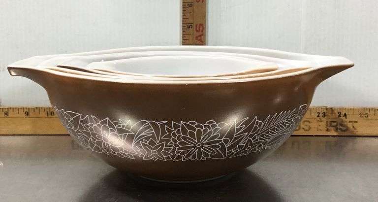 PYREX Woodland Cinderella Nesting Bowls - Sherwood Auctions