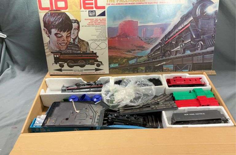 Lionel The Pacemaker Electric Train Set (027 Gauage) (not complete ...