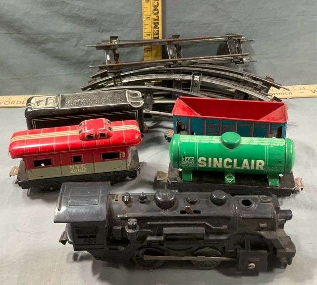 Vintage Tin Marx Train Engine 400, Train Cars and Tracks (O Scale ...