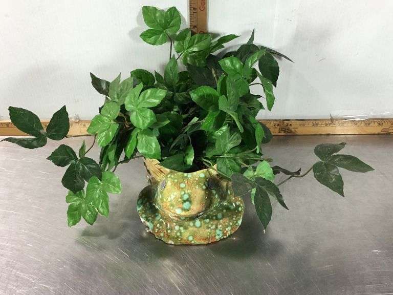 Frog Planter With Artificial Ivy - Sherwood Auctions
