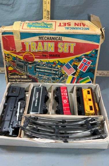 Mechanical Tin Train Set by Marx #528 (unknown if complete) - Sherwood ...