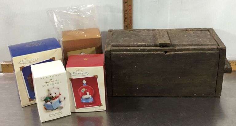 Wooden Box and 4 Hallmark Ornaments - Sherwood Auctions
