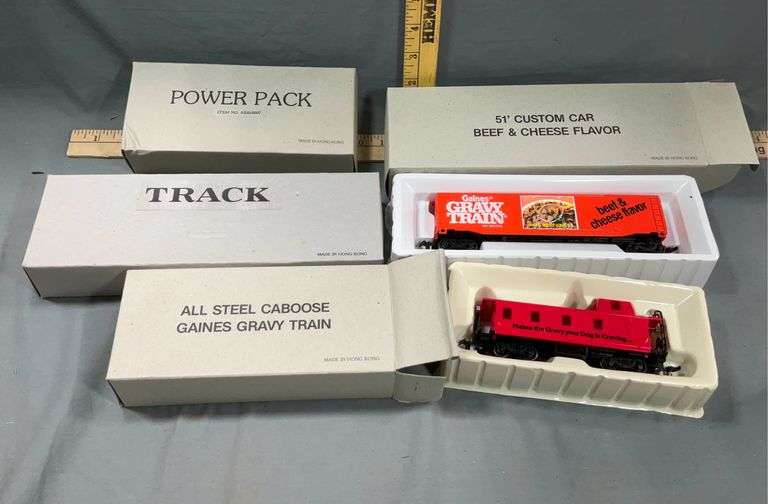 Gaines Gravy Train Custom HO Train Set - Sherwood Auctions