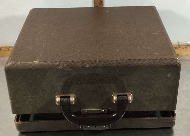 Vintage Typewriter In Case - Sherwood Auctions