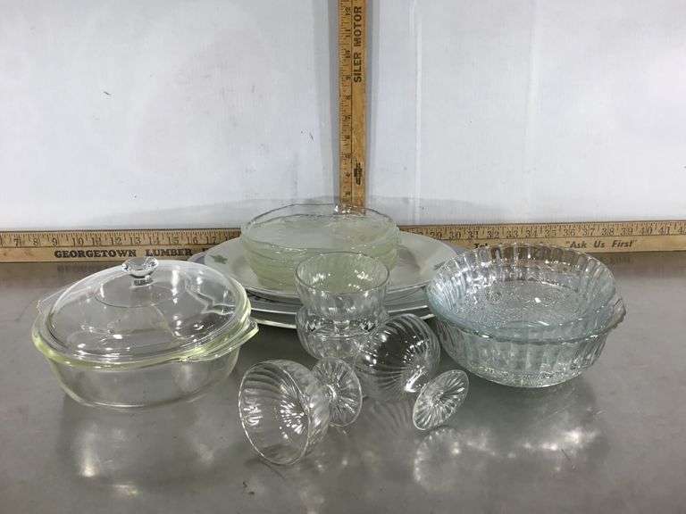 Miscellaneous Glass Trays, Bowls, plates and More - Sherwood Auctions