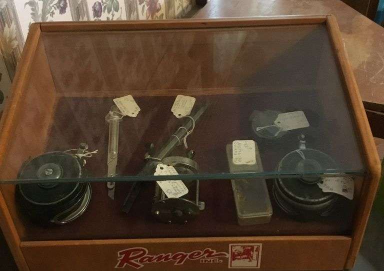 Ranger Display Case, Vintage Fishing Reels & More - Sherwood Auctions