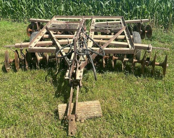 10 Ft Pull Type Tandem Disc - Sherwood Auctions