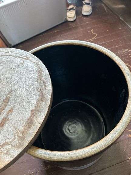 Antique Wood Crock - Sherwood Auctions