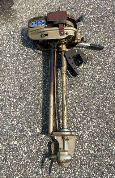 Neptune Mini Mite Boat Motor - Sherwood Auctions