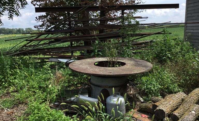 Pipe Stand, Assorted Usable Steel and Scrap Steel - Sherwood Auctions