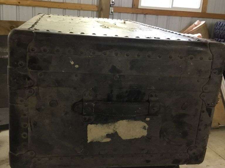 Vintage Trunk 12''x32''x19'' - Sherwood Auctions