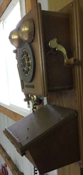 Thomas Collector Edition Phone - Sherwood Auctions