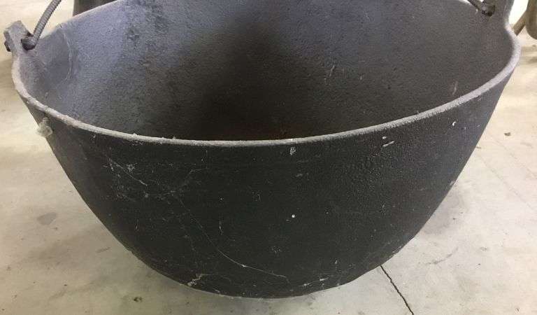 14''x26'' Cast Iron Scalding Pot - Sherwood Auctions