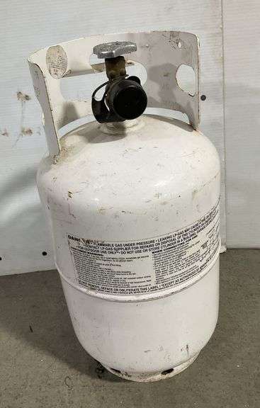 Propane Tank (18” tall) - Sherwood Auctions