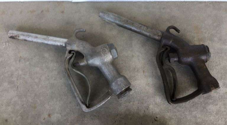 Lube Spouts - Sherwood Auctions