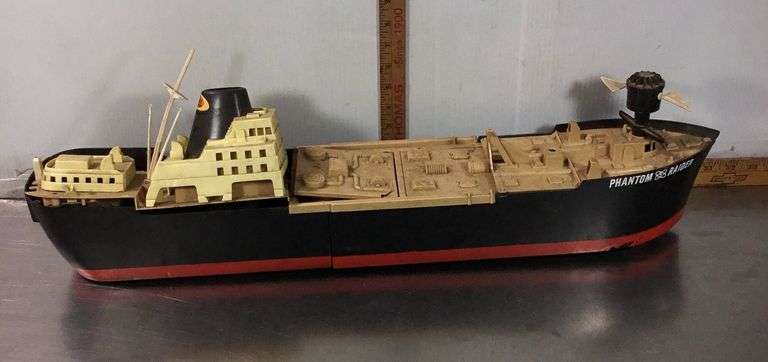 Phantom Raider Ship - Sherwood Auctions