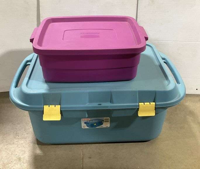 36 Gallon Tote Locker & Rubbermaid Tote with Lids - Sherwood Auctions