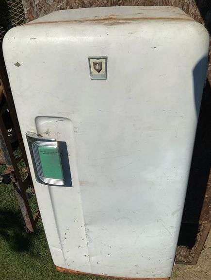 International Harvester Refrigerator - Sherwood Auctions