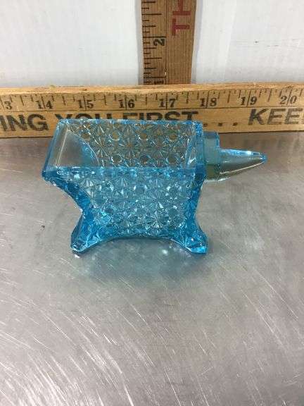 Flint Glass Daisy & Button Anvil Dish - Sherwood Auctions