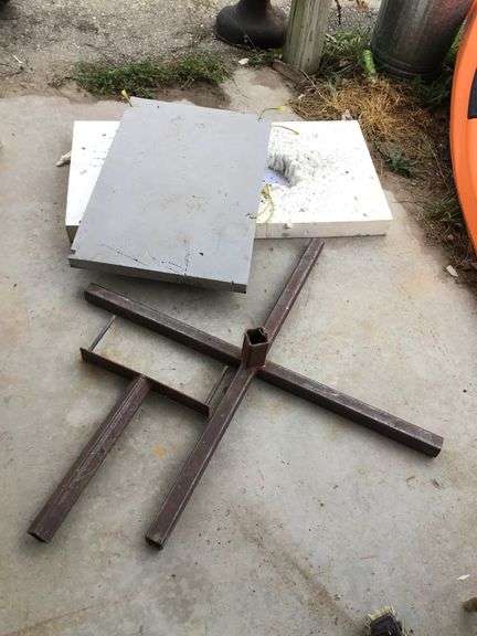 Metal Shooting Stand - Sherwood Auctions