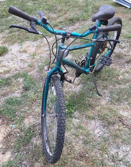 Roadmaster Chromium Edition Bike - Sherwood Auctions