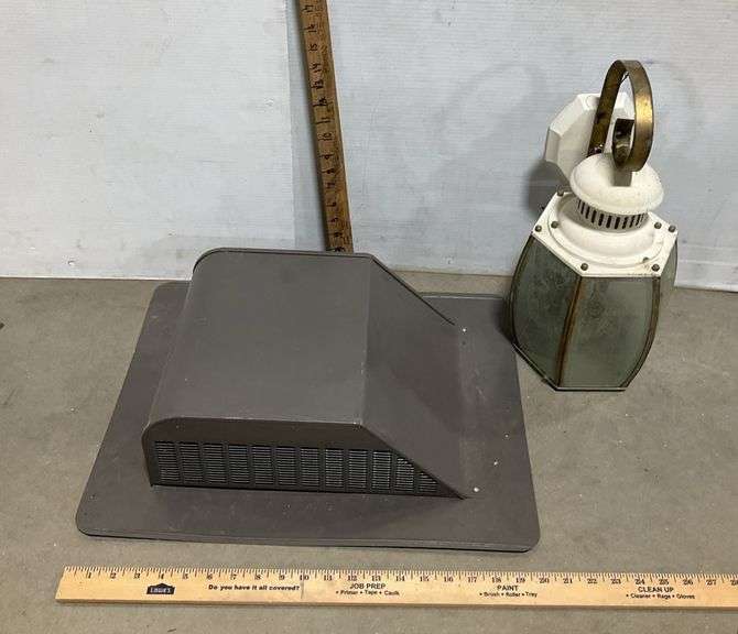 Metal Vent & Patio Wall Light - Sherwood Auctions