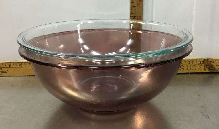 2 Large Glass Pyrex Mixing Bowls - Sherwood Auctions