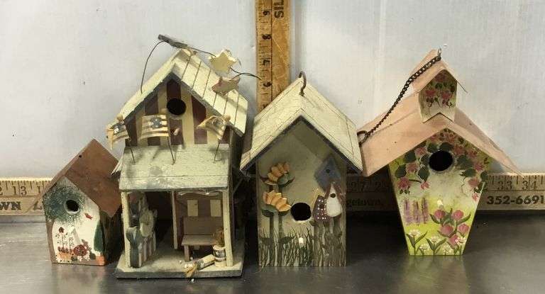 Small Decorative Houses - Sherwood Auctions