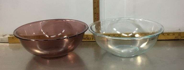 2 Large Glass Pyrex Mixing Bowls - Sherwood Auctions