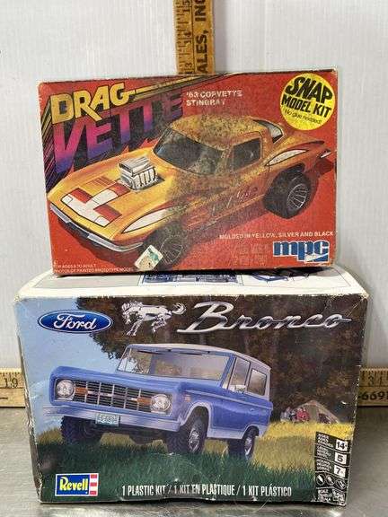 Revell Ford Bronco + MPC 63 Corvette Stingray - Sherwood Auctions
