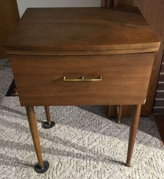 Elna Super Sewing Machine and Supplies, Has Power - Sherwood Auctions