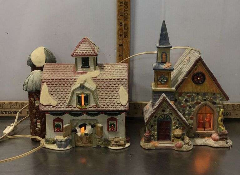 Christmas Village Pieces - Sherwood Auctions