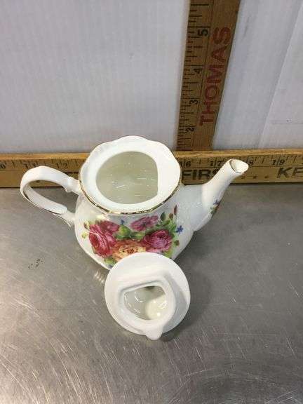 Tea Cups & Saucers, Spoons, Kettles and Creamers - Sherwood Auctions