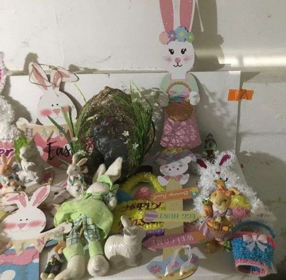 Assorted Easter Decor - Sherwood Auctions