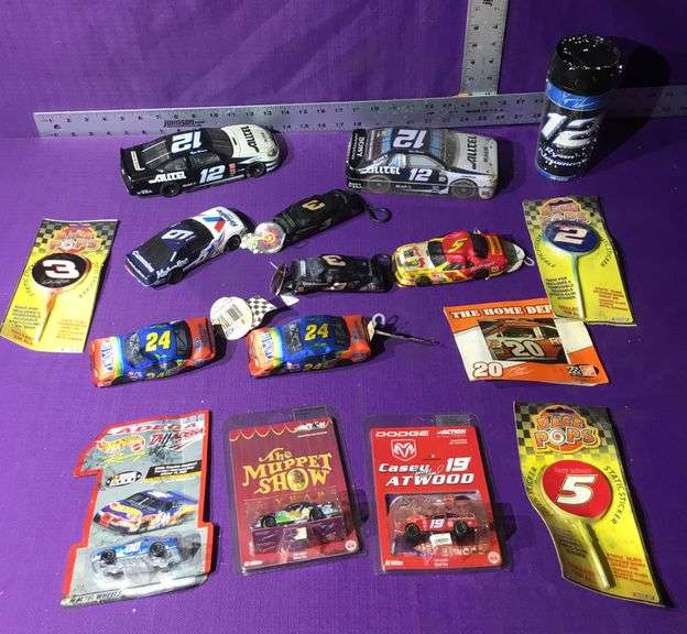 Assorted Nascar Collectibles - Sherwood Auctions