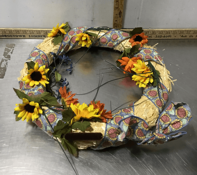Valentines Day, 4th of July & Fall Wreaths - Sherwood Auctions