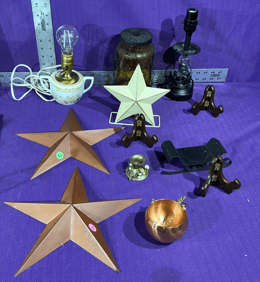 Mirror, Decorative Pictures, Lamps, Stars - Sherwood Auctions