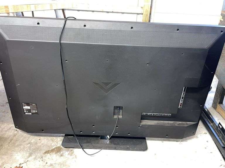 Vizio 52” TV- has power - Sherwood Auctions
