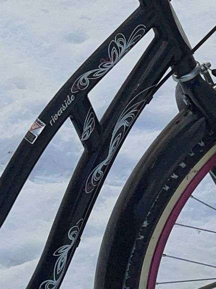 Schwinn Riverside Ladies Bicycle, Huffy Girls Bike, Bike Rack & Extra ...