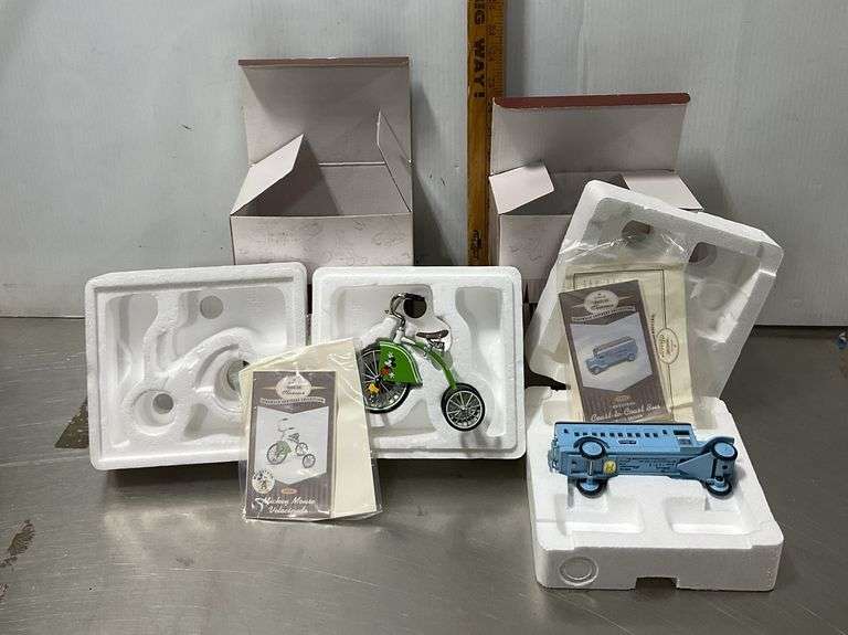 Hallmark Kidde Car Classics with Box and Certificates - Sherwood Auctions