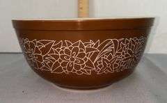 Pyrex Woodland Brown Floral Mixing Bowl - Sherwood Auctions