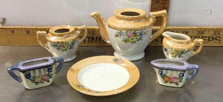 Japanese Lusterware Tea Set Pieces - Sherwood Auctions