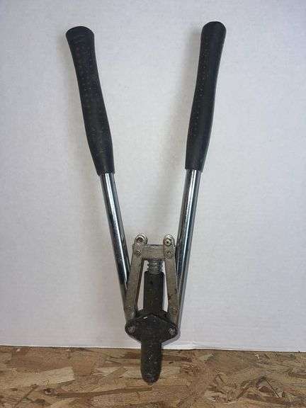 Long Arm Riveter - Sherwood Auctions