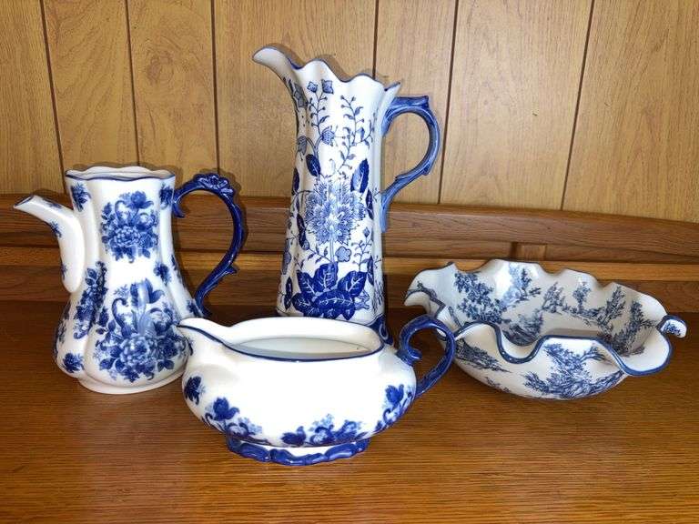 Blue & White Victorian Floral Porcelain Pitchers & Bowl - Sherwood Auctions