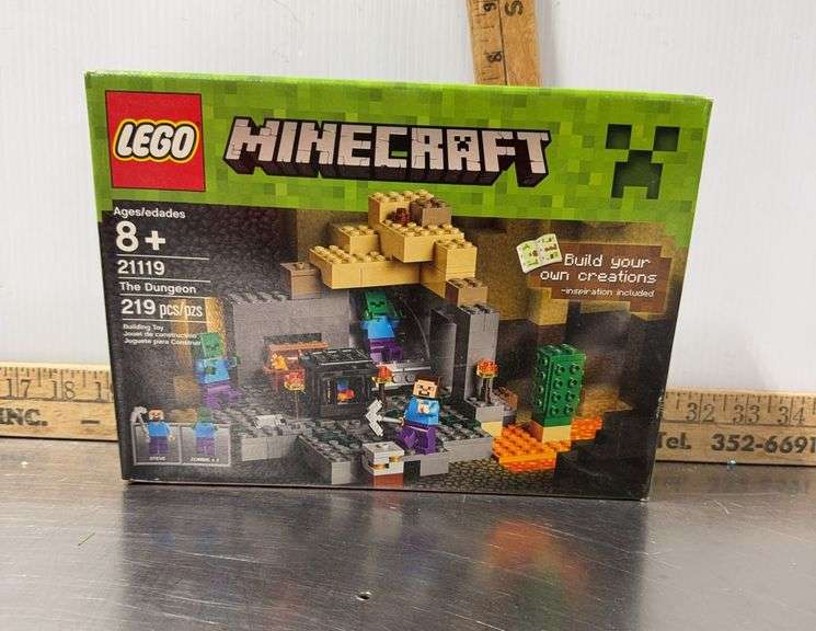 Minecraft Legos - Sherwood Auctions