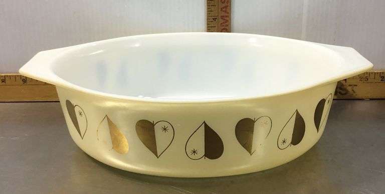 PYREX Golden Hearts Casserole Dish - Sherwood Auctions