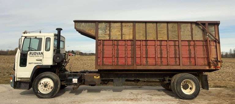 1995 Volvo FE Series Van/Truck w/ Hydraulic 17’x8’ Dump Box- see video ...