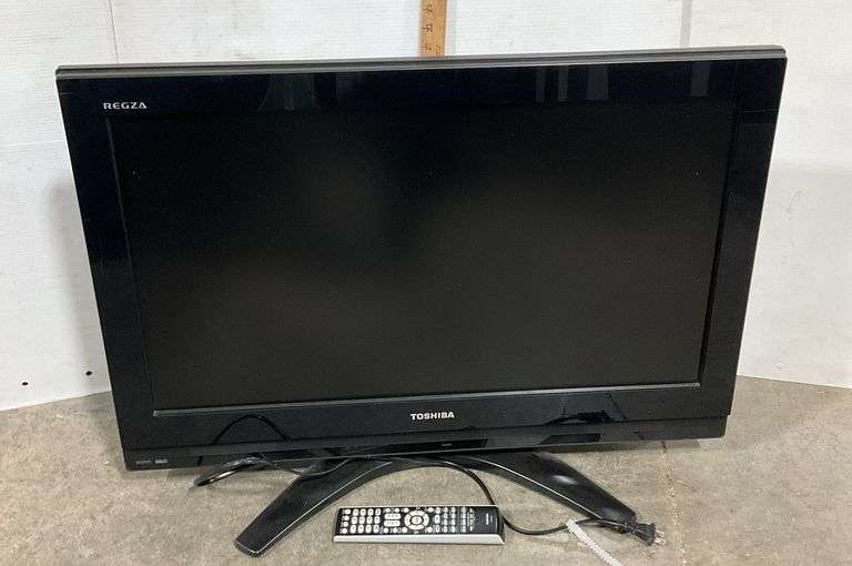 Toshiba Regza 32” Flat Screen TV with Remote (powers on) - Sherwood ...