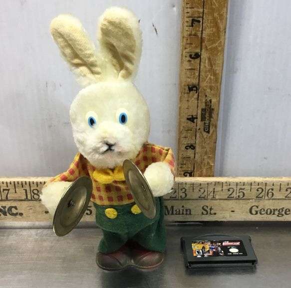 Wind-Up Toy Rabbit & Midnight Club Street Racing Gameboy Advance ...